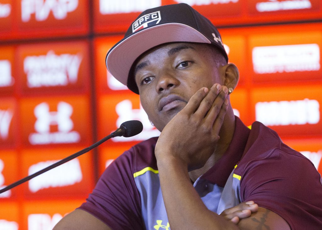 Thiago Mendes rebate Elias e projeta título do São Paulo no Brasileirão ...