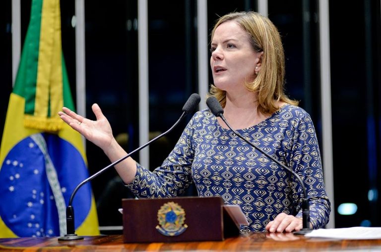 Gleisi Hoffmann faz discurso contra reformas em ato da CUT | Jovem Pan