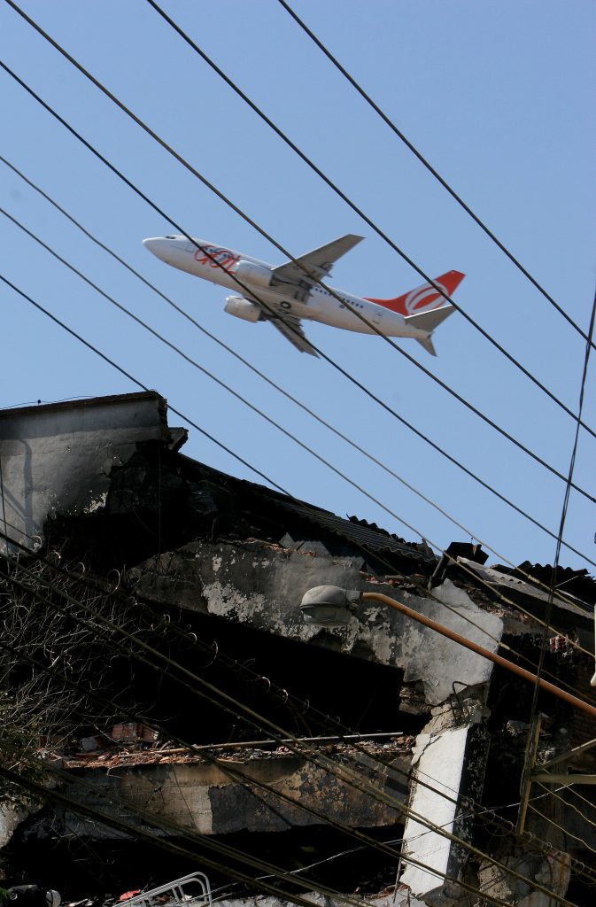 Justiça Federal absolve réus por acidente com avião da TAM em 2007 ...