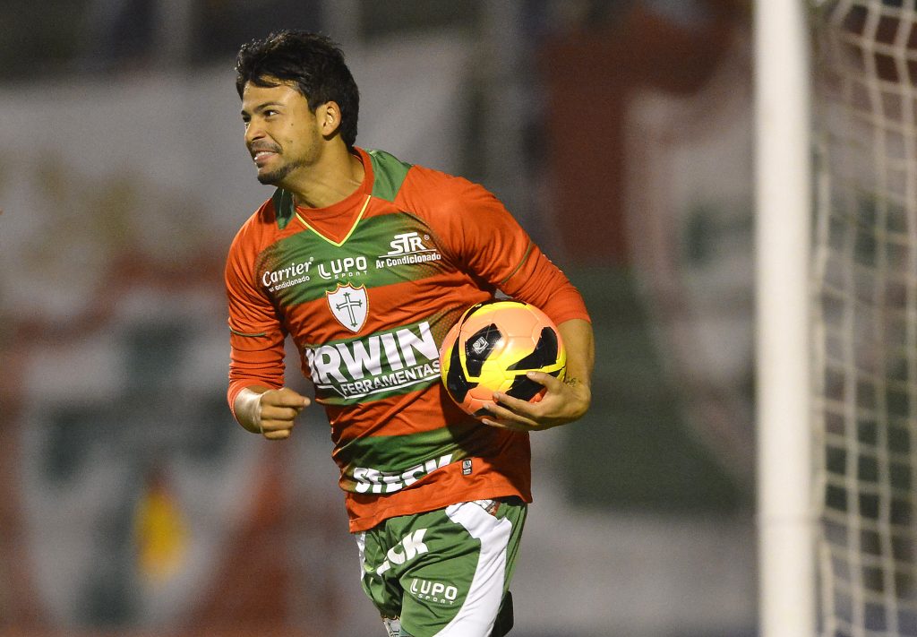 Héverton revela mágoa com a Portuguesa e admite que pensa em deixar ...