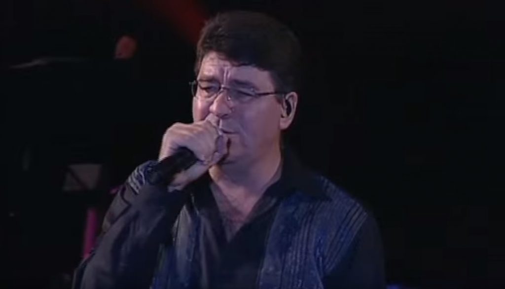 Após parada cardíaca, cantor sertanejo Chico Rey morre aos 63 anos ...