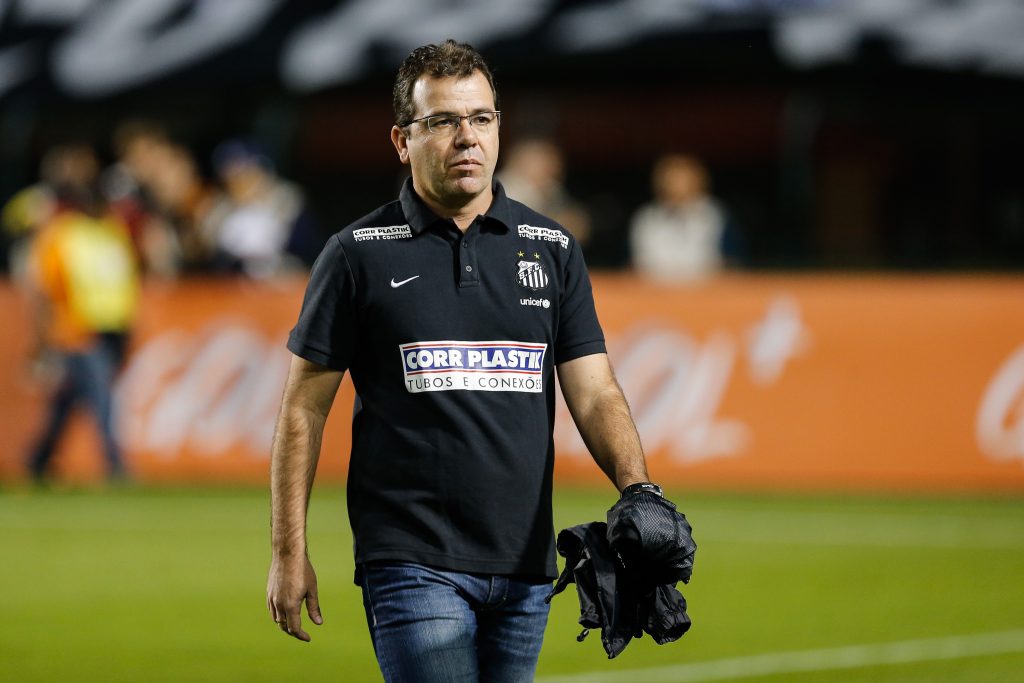 Enderson valoriza vitória na estreia e acredita em boa sequência do ...