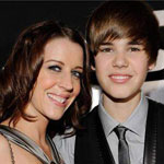 Cantor Justin Bieber divulga canção feita para sua mãe. Confira ...