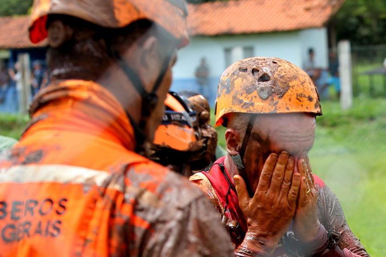 Número De Mortos Em Brumadinho Sobe Para 142 Ainda Há 194 Pessoas