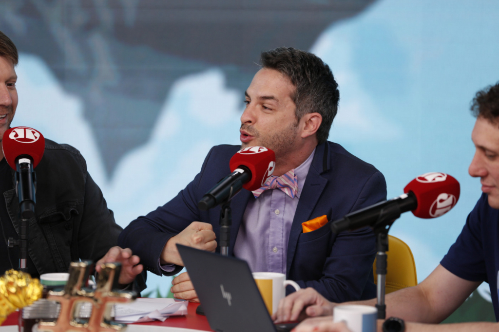 Bruno Motta lança o livro ‘Aprenda a rir de si mesmo’ | Jovem Pan