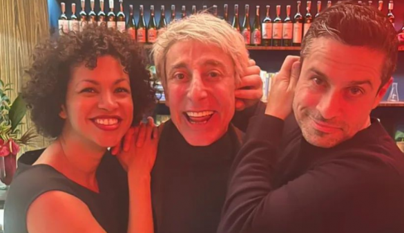 Atores de ‘Castelo Rá-Tim-Bum’ recriam foto que tiraram há 25 anos ...