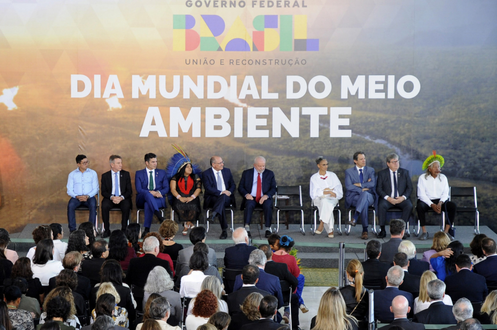 Pesquisa Do Ibge Aponta Que Diminuiu O Número De Pessoas Brancas No