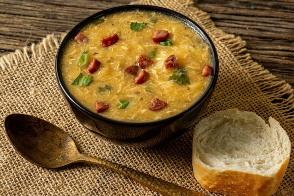 7 receitas de sopas saborosas para os dias frios | Jovem Pan