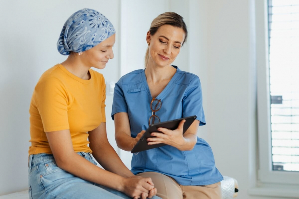 Terapia com luz: como ela ajuda a aliviar dores e inflamações | Jovem Pan